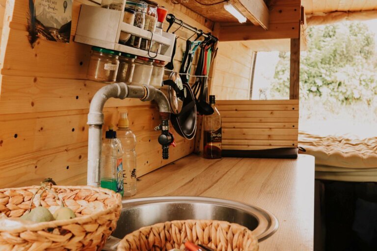 26 Camper Ausbau Ideen für deinen Van • Abenteuer Vanlife
