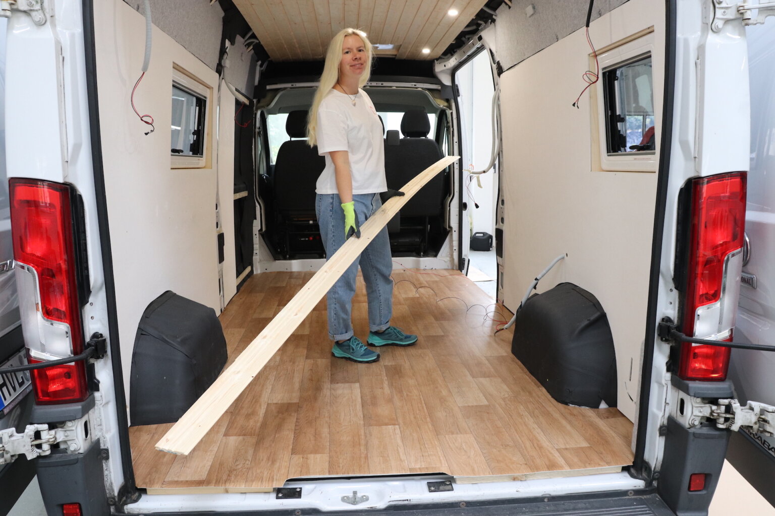 Das richtige Holz für den Van Ausbau • Abenteuer Vanlife